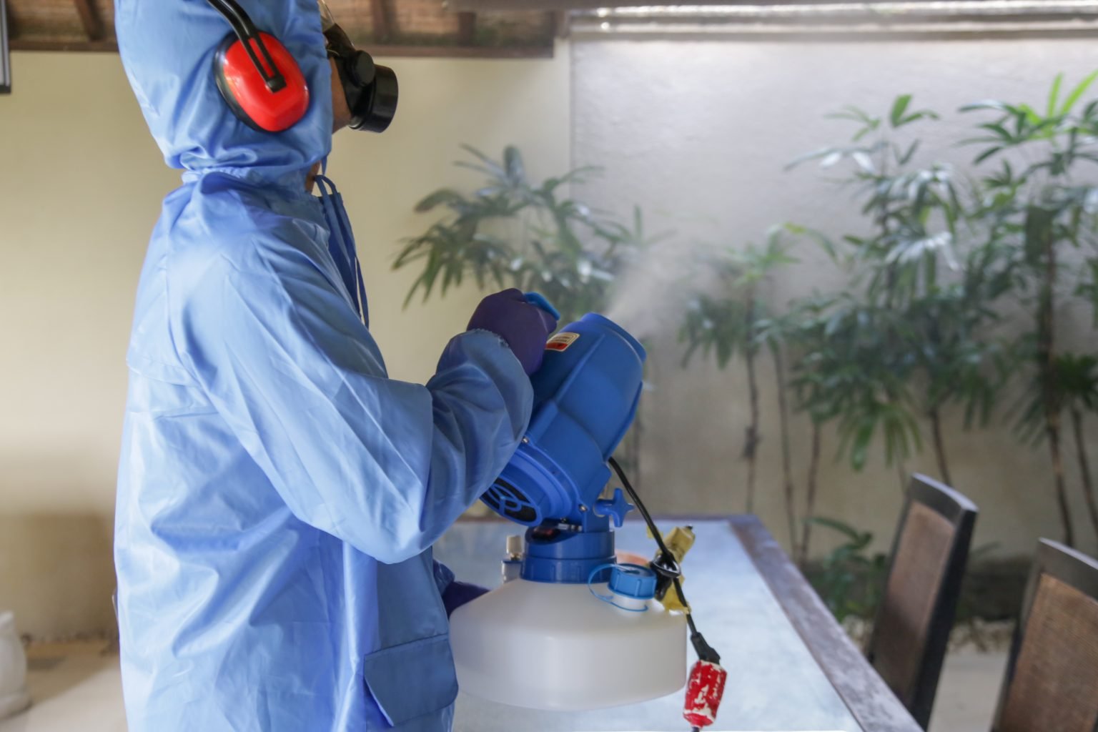 How Do Electrostatic Sprayers Work? - The All Electric Lawn